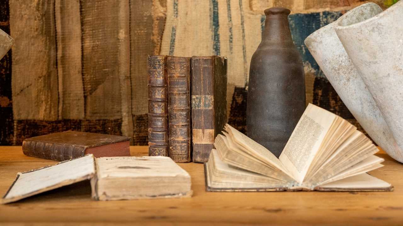 French Antique Decorative objects – Chez Pluie