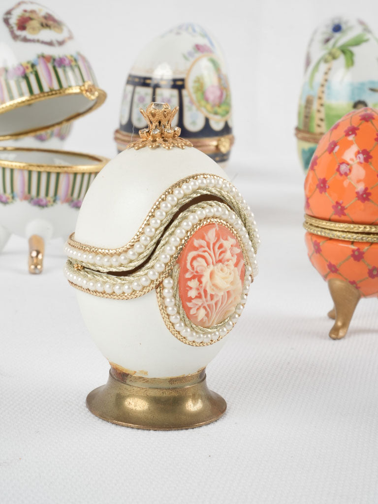 Collection of 16 porcelain hinged egg containers 4" – Chez Pluie
