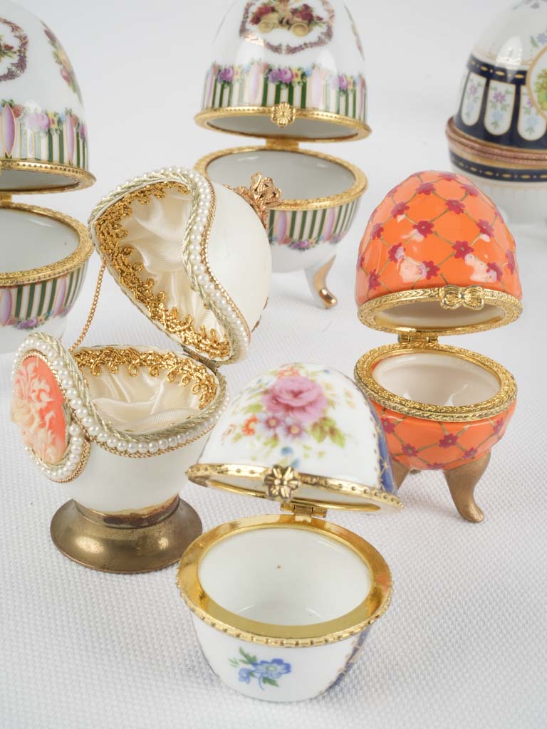 Collection of 16 porcelain hinged egg containers 4" – Chez Pluie