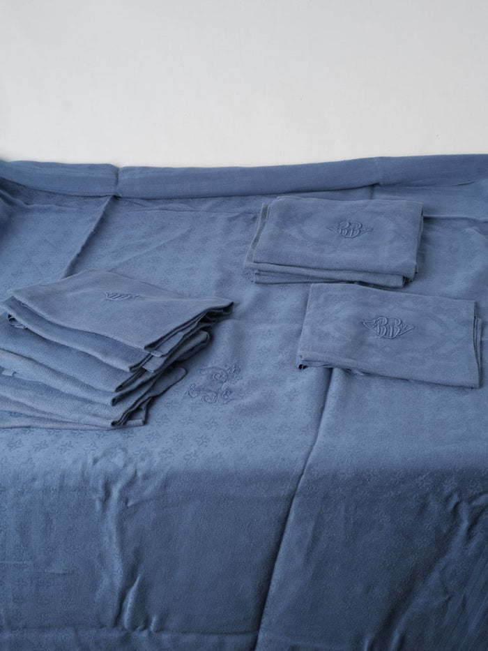 Blue French linen serviettes x11 & tablecloth