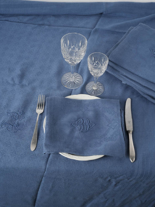 Blue French linen serviettes x11 & tablecloth