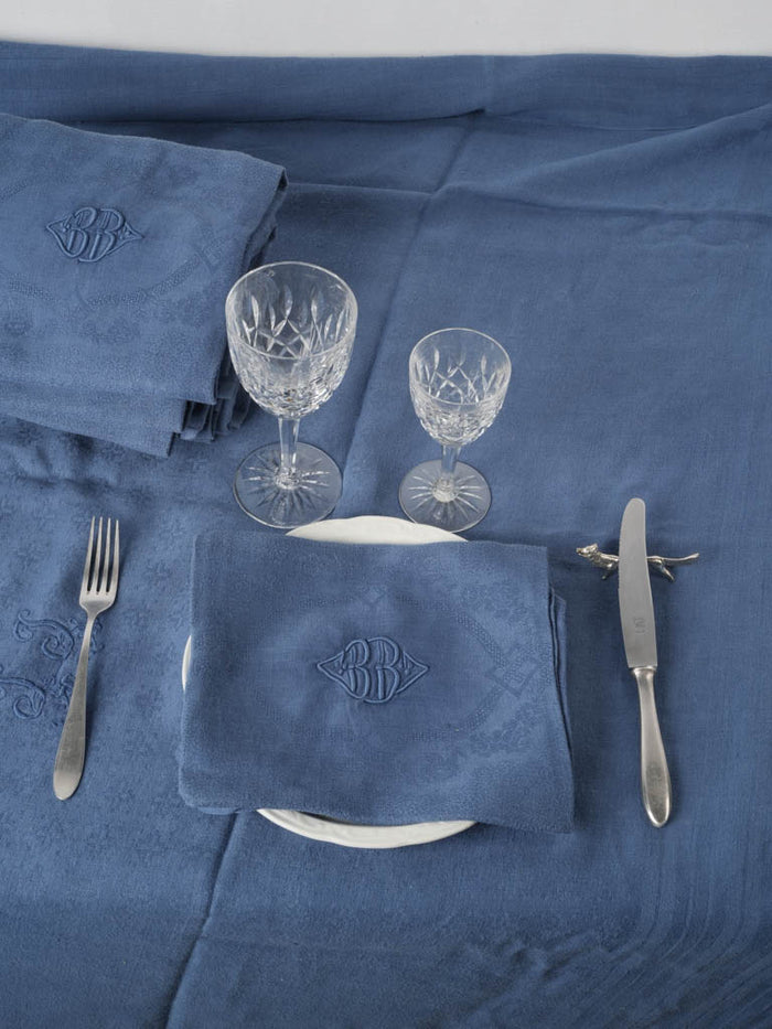 Blue French linen serviettes x11 & tablecloth