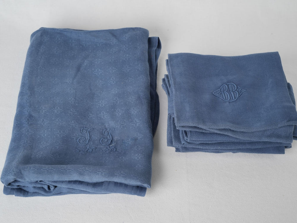 Blue French linen serviettes x11 & tablecloth