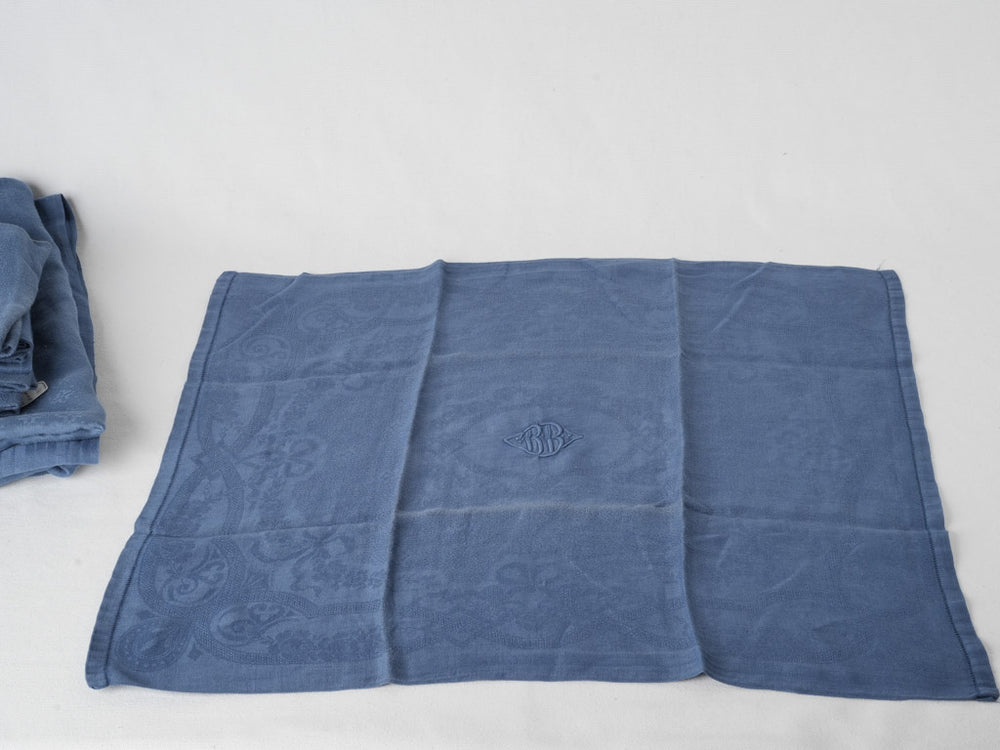 Blue French linen serviettes x11 & tablecloth