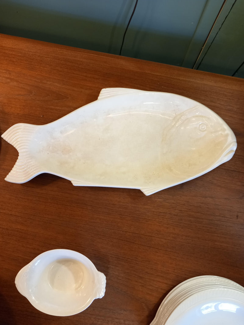 Fish-shaped plates, platter, and ramekin service set – Chez Pluie