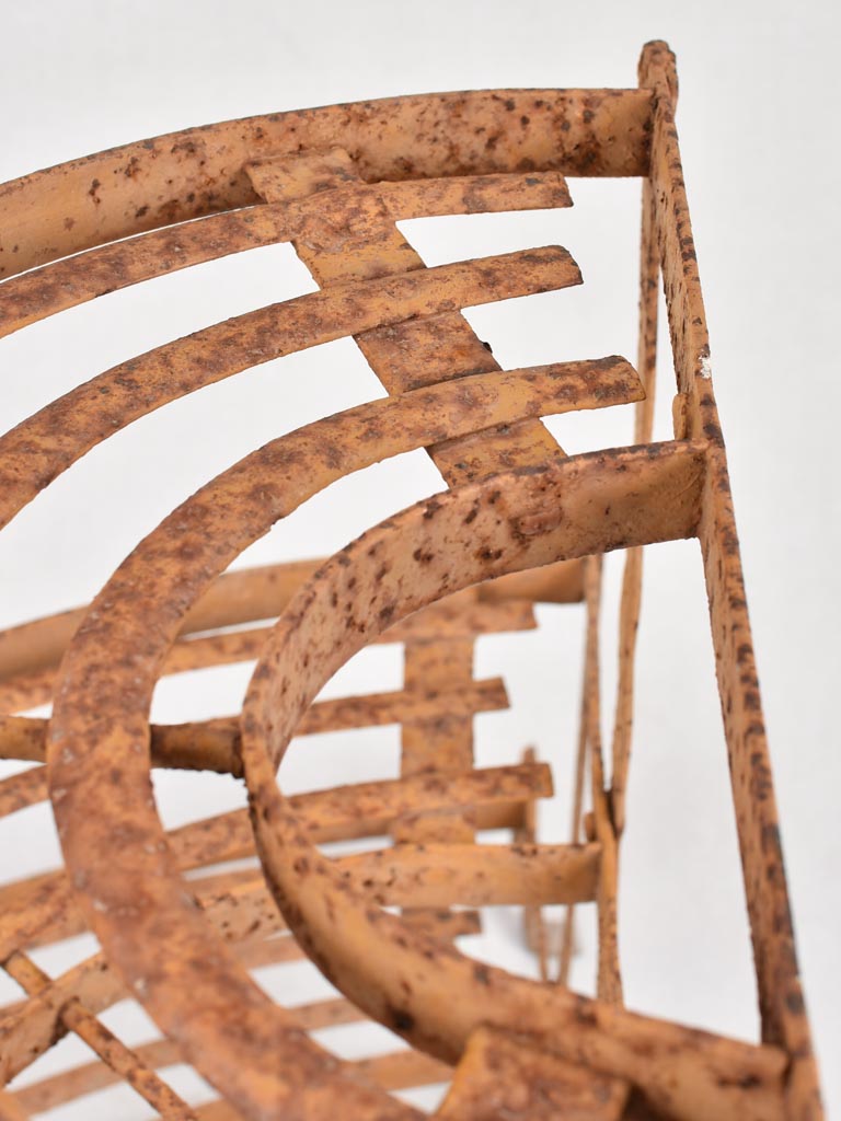 Semi circular three-tier plant stand – Chez Pluie