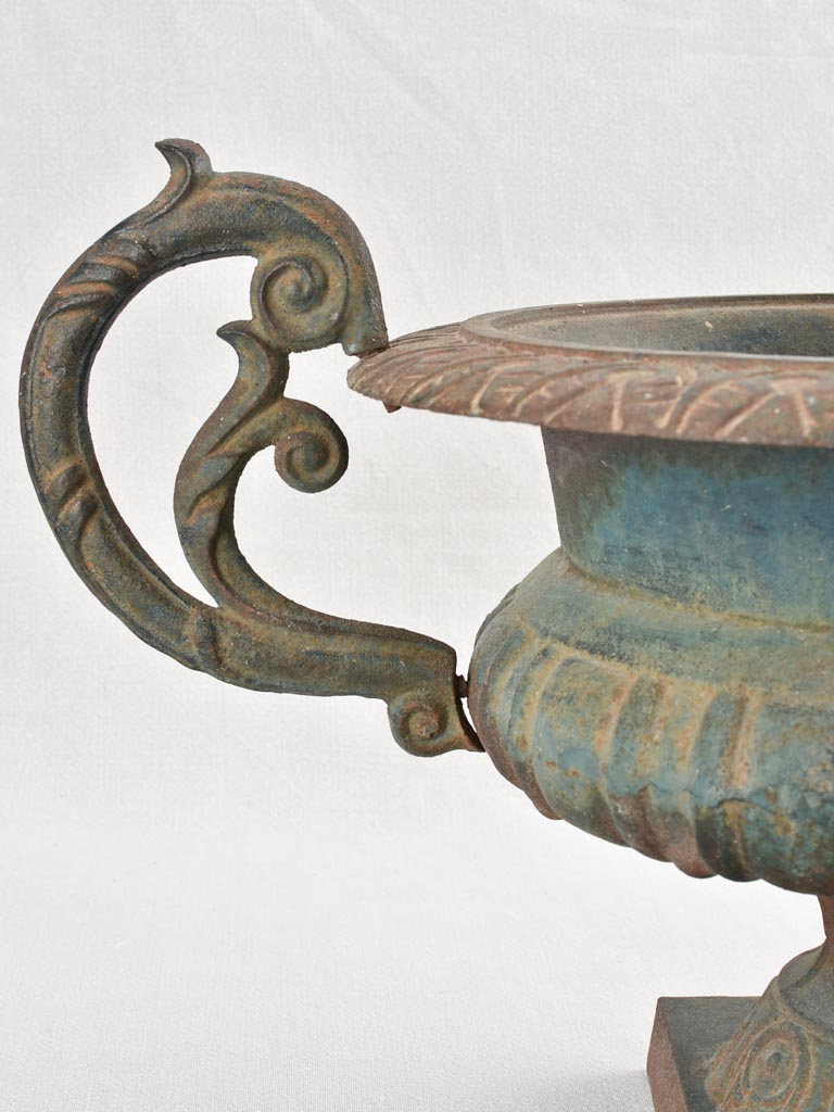 Antique cast iron Medici vase – Chez Pluie