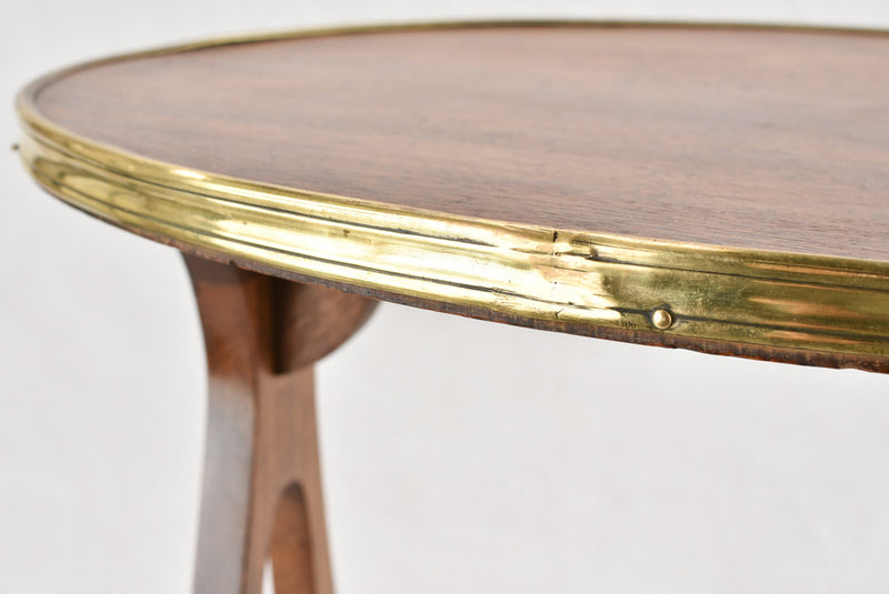 Small antique oval side table – Chez Pluie