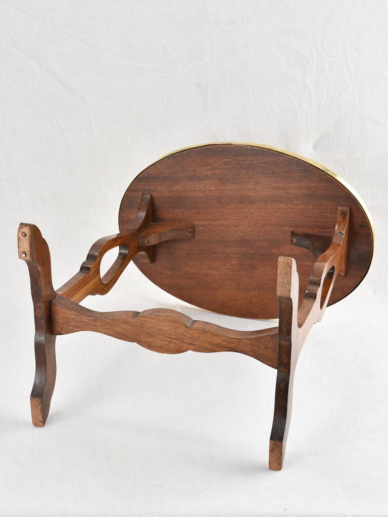 Small antique oval side table – Chez Pluie