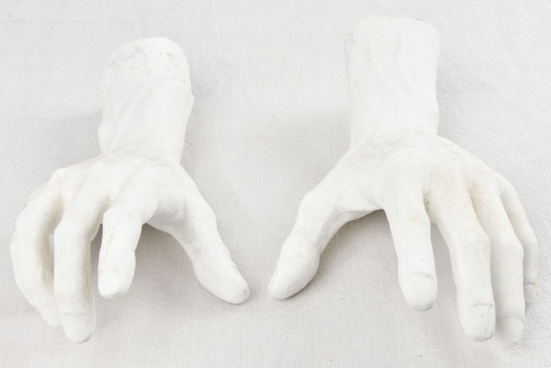 Vintage plaster sculpture, poised hands, Spinelli – Chez Pluie