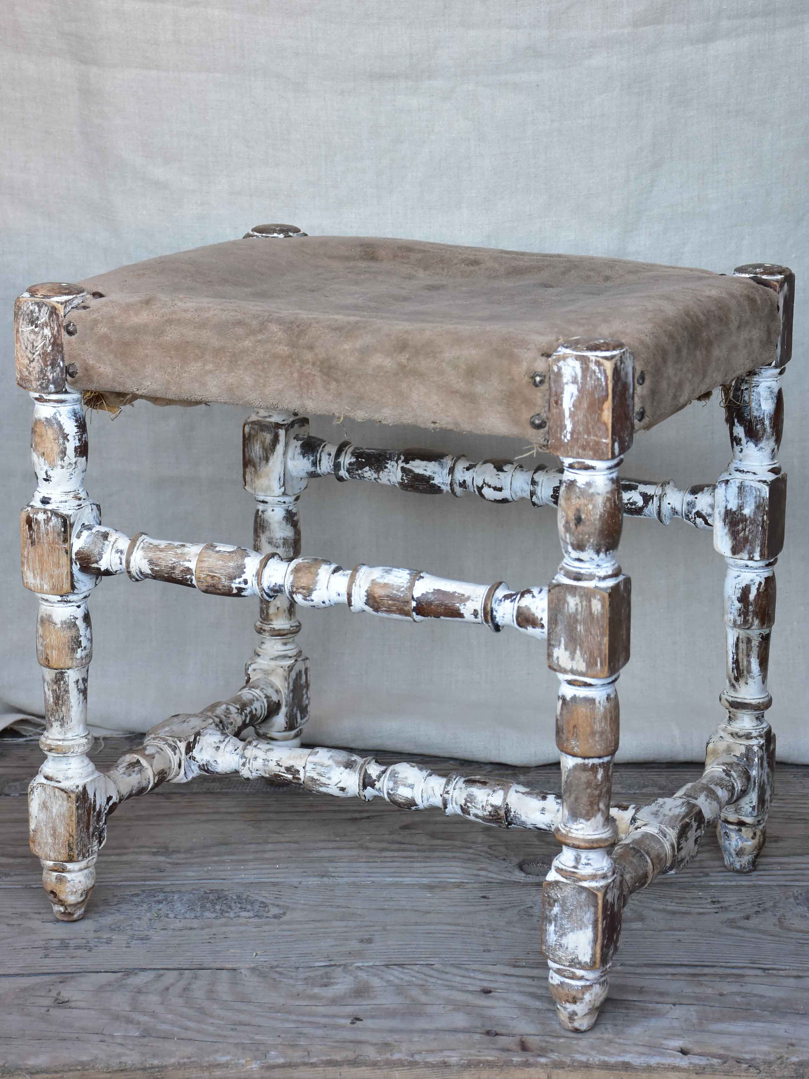Vintage Italian foot stool with turned legs – Chez Pluie