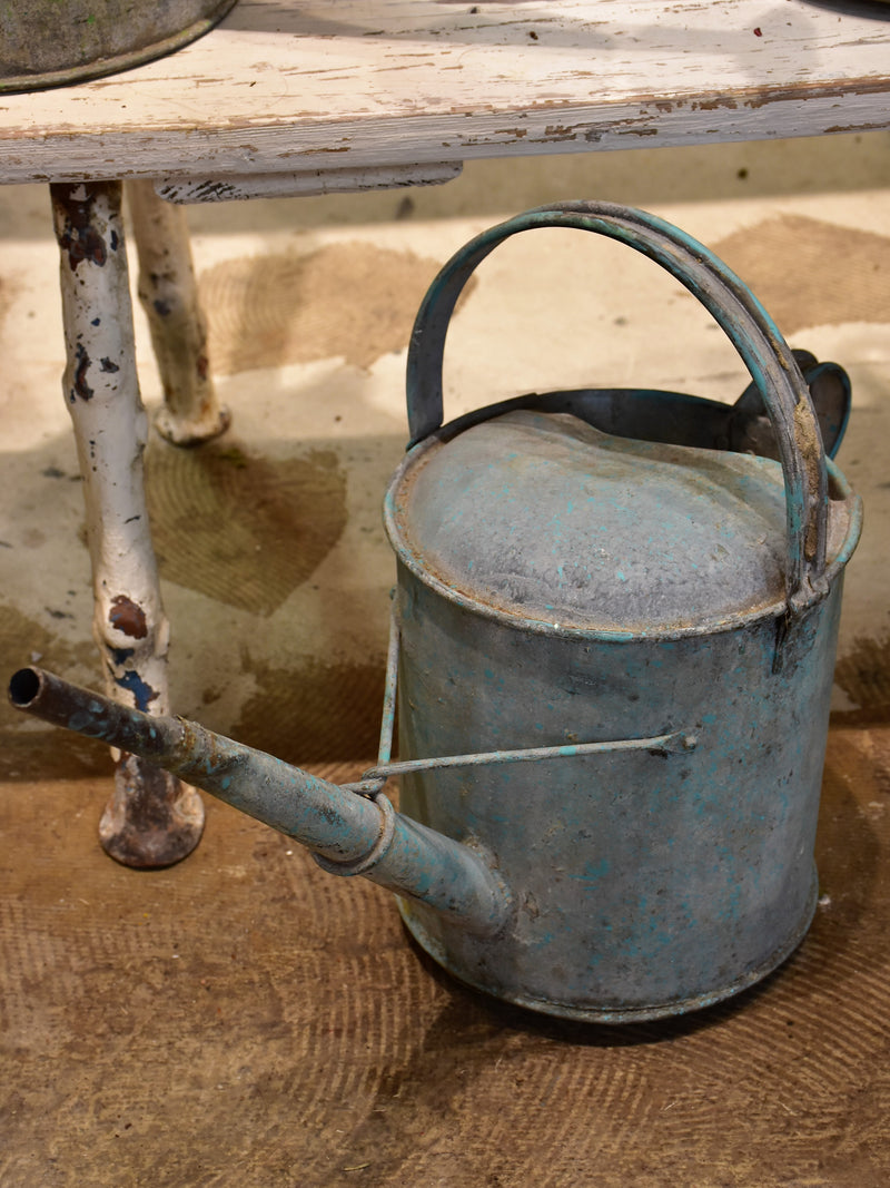 Vintage French watering can – Chez Pluie