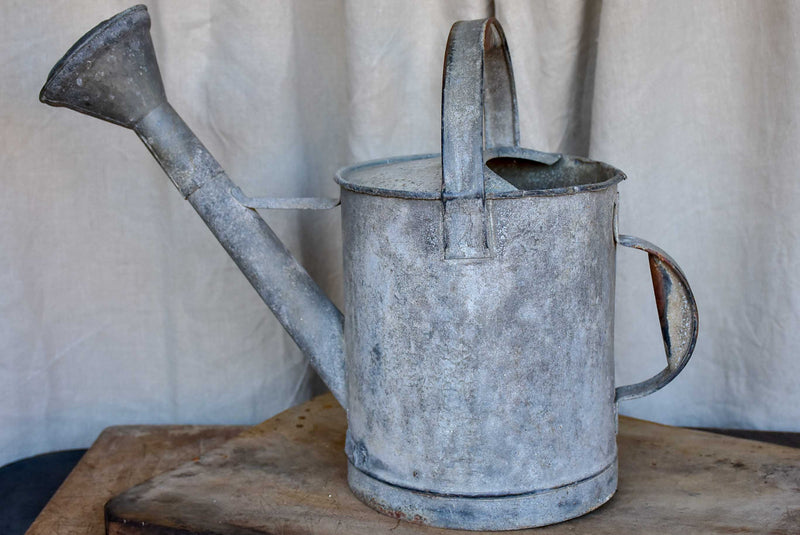 Antique French zinc watering can – Chez Pluie