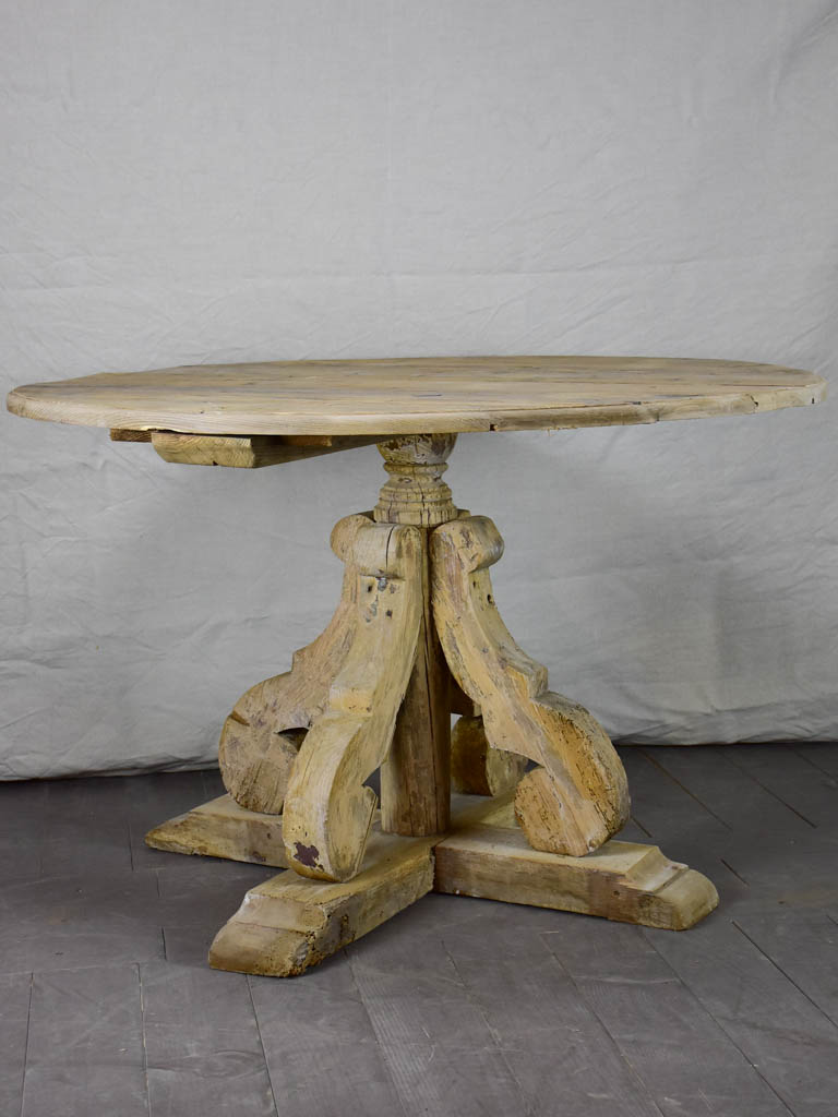 Pair of 19th Century Italian round tables 47¼" diameter – Chez Pluie