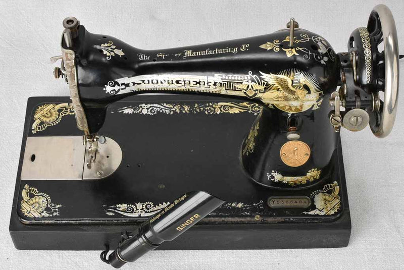 Antique Singer sewing machine table lamp – Chez Pluie