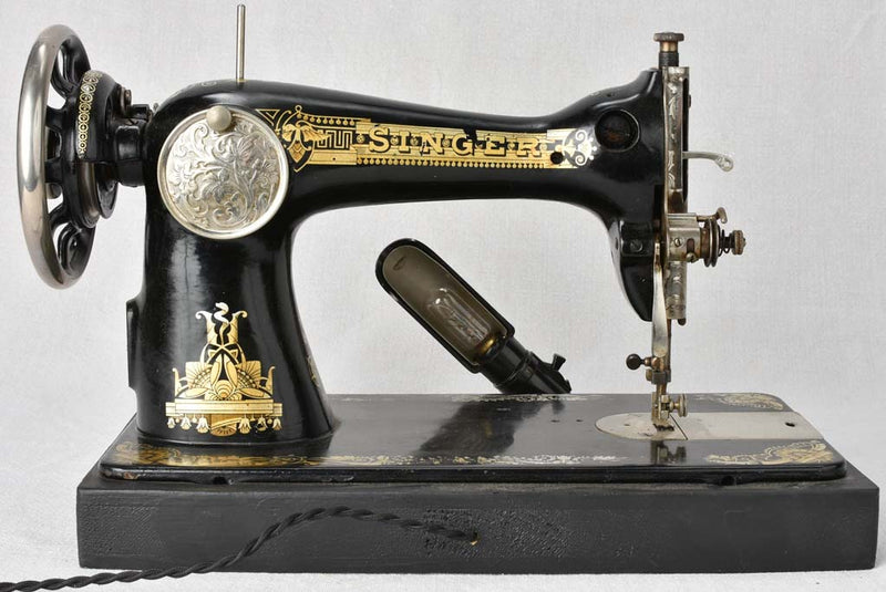 Antique Singer sewing machine table lamp – Chez Pluie