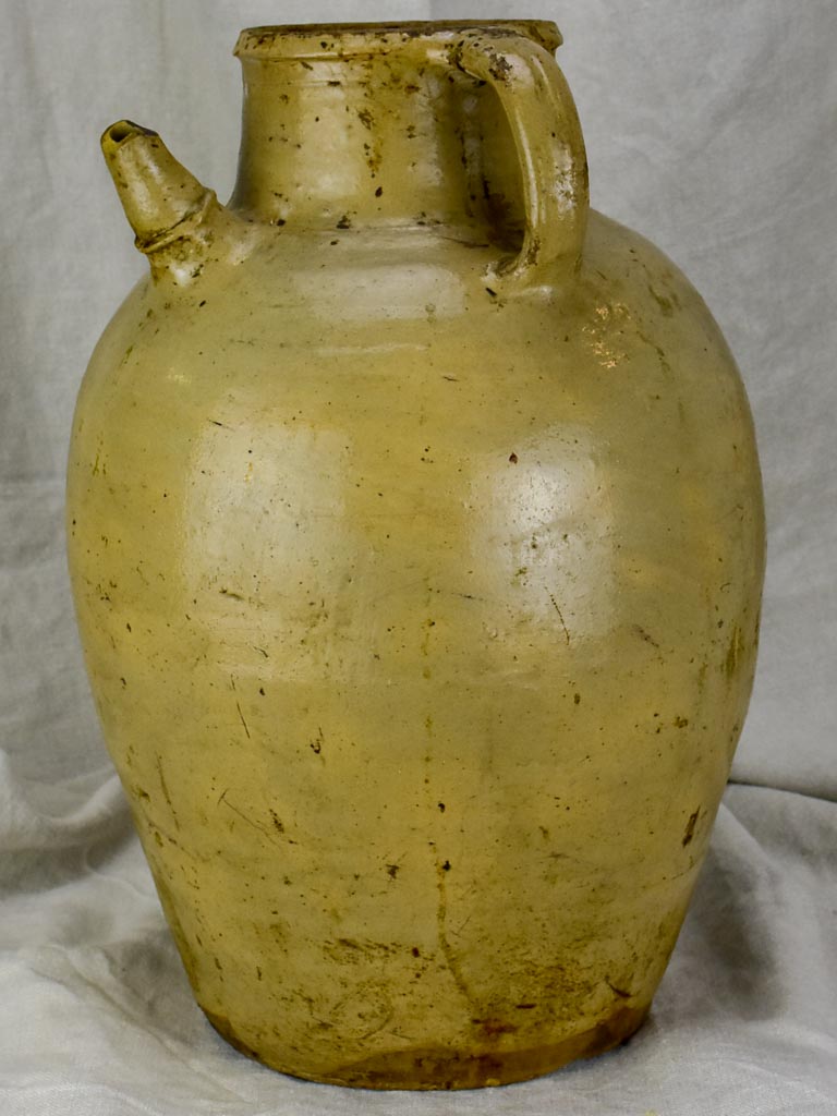 Antique French water flagon from the Auvergne - beige – Chez Pluie