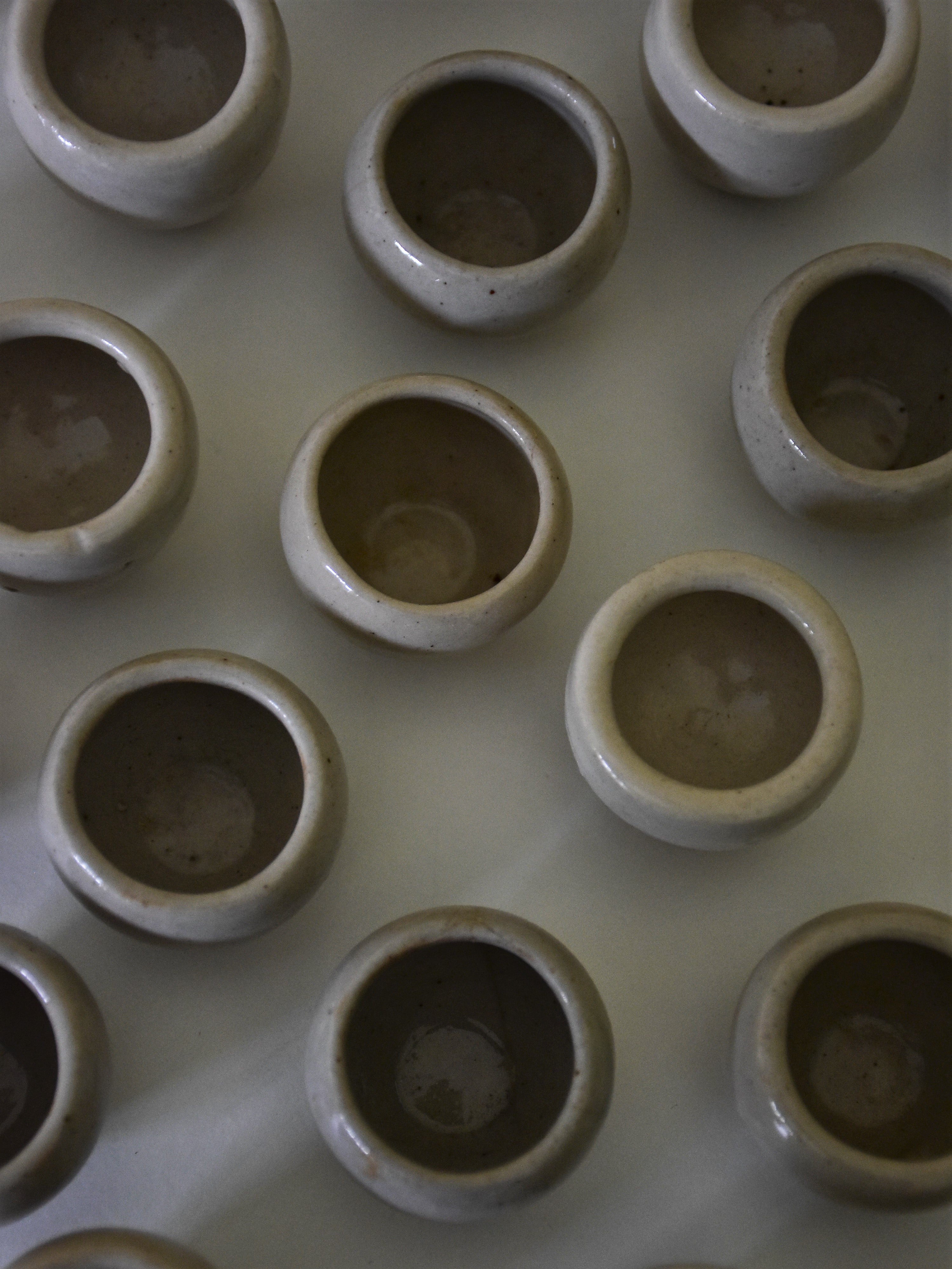Collection of 24 escargot pots - ironstone – Chez Pluie