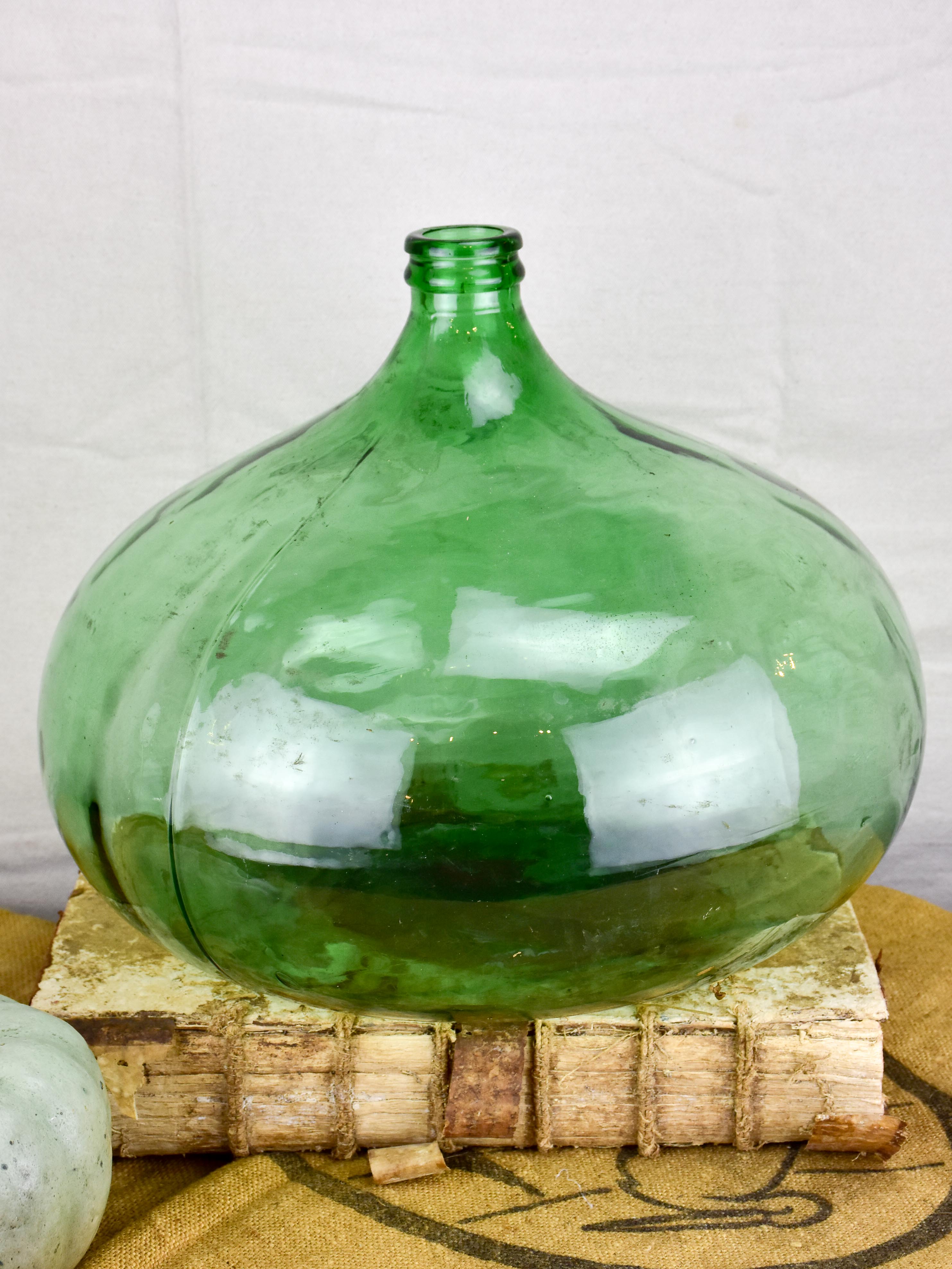 Vintage French demijohn with green glass – Chez Pluie