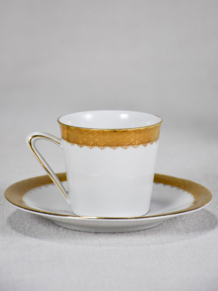 Cup and saucers, gold rim, vintage (set of 5) – Chez Pluie