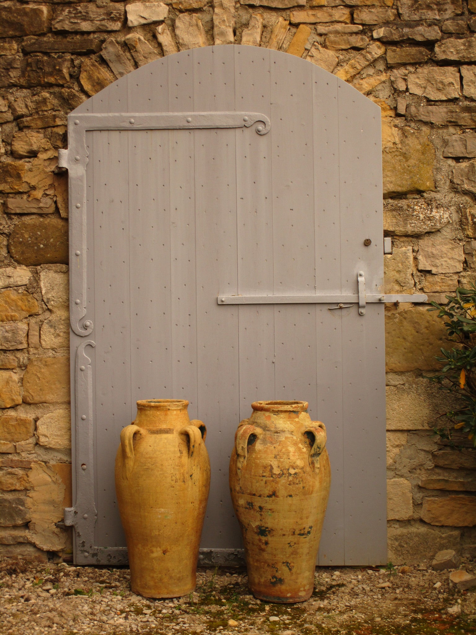 Two large antique French amphora pots with handles – Chez Pluie