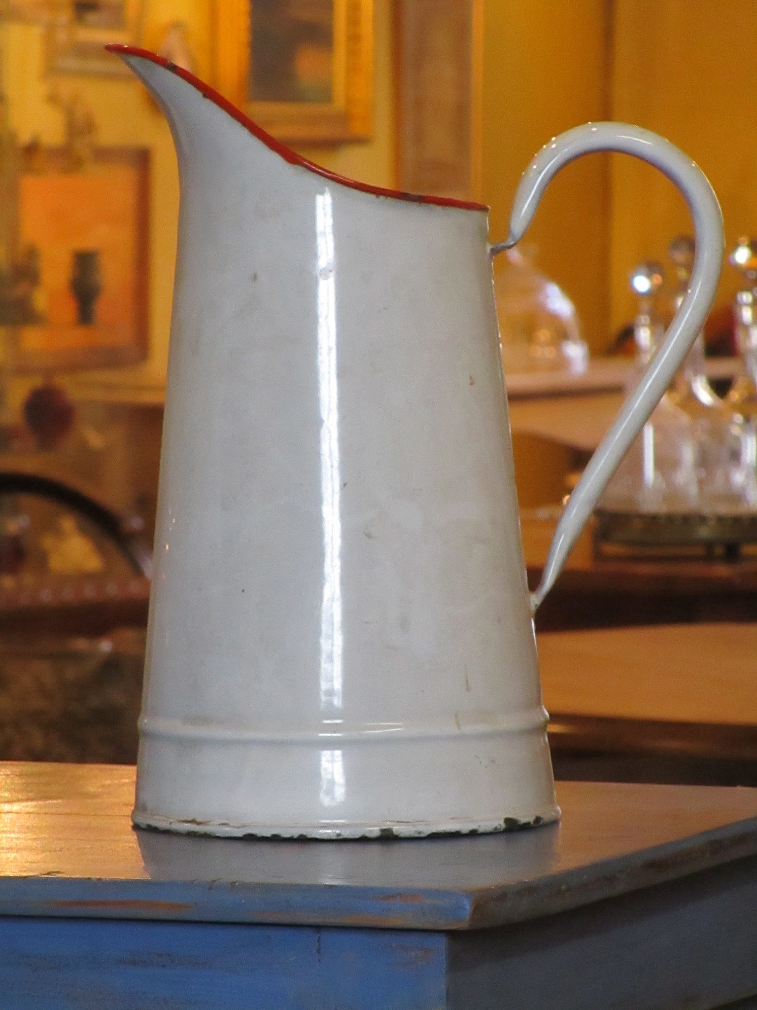 Enamel French water jug - white – Chez Pluie