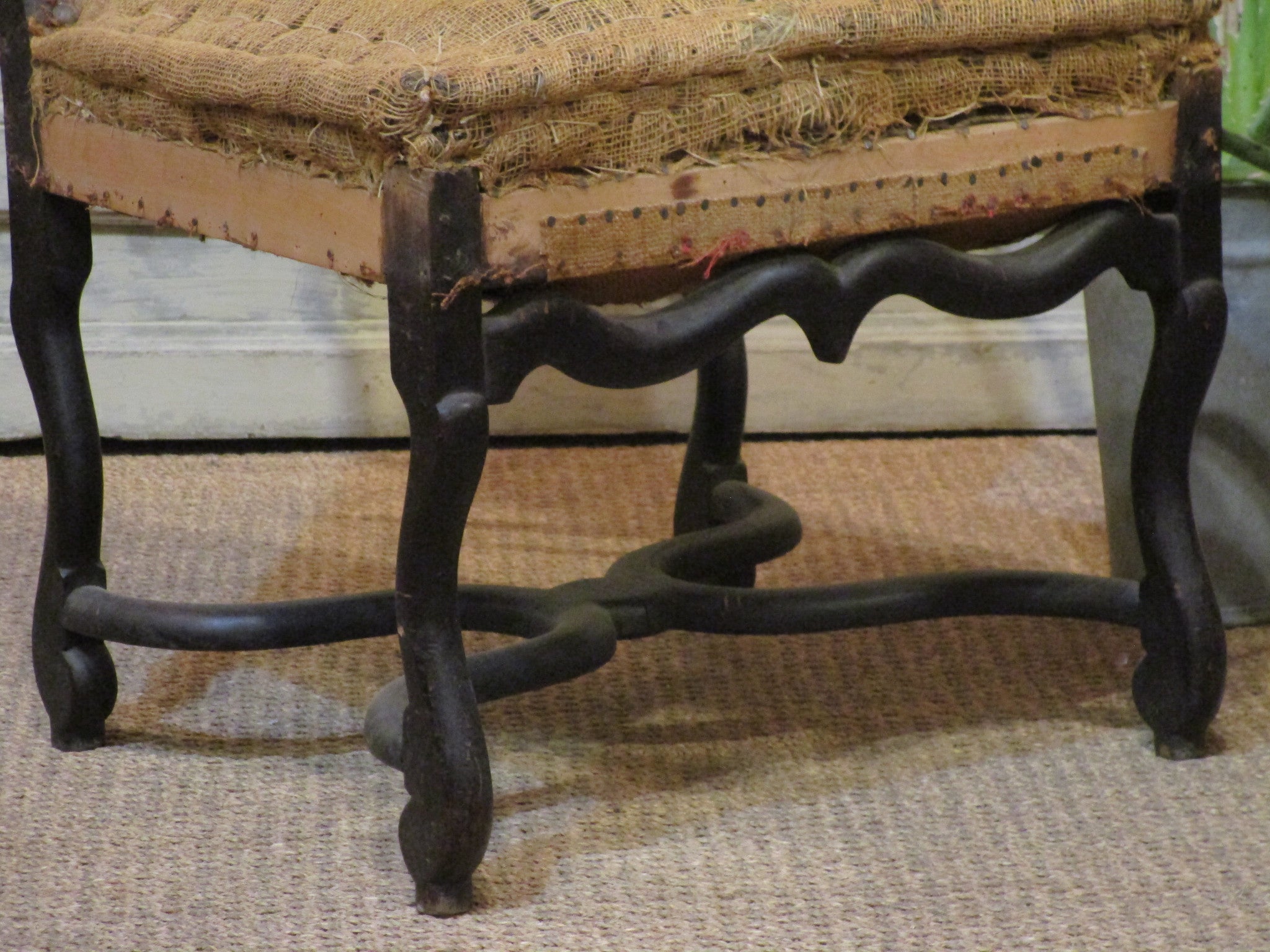 Louis XIII hessian chair – Chez Pluie