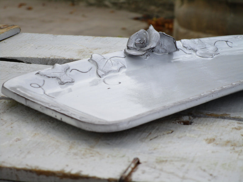 Rectangular platter with vine leaves and roses – Chez Pluie