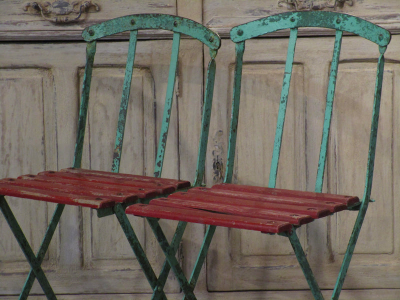 Pair of folding rustic bistro chairs – Chez Pluie