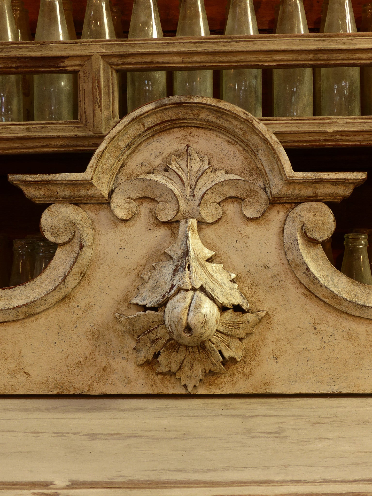 Late 19th century French pediment with white patina – Chez Pluie